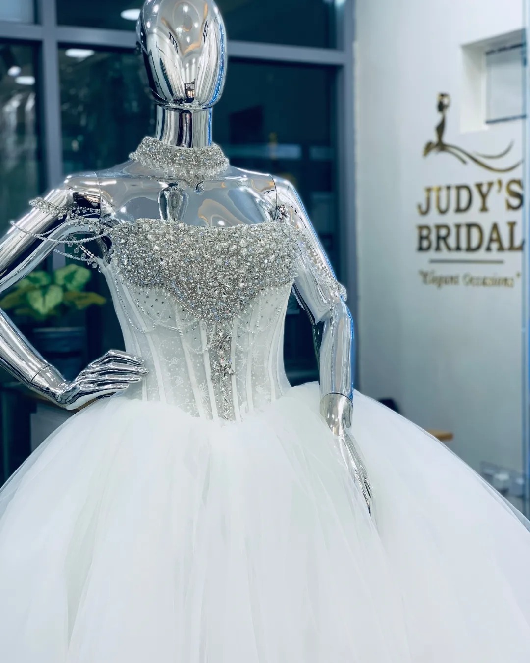 Judy's Bridal - Nyom Planet
