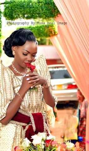 Yvette Veve - Nyom Planet